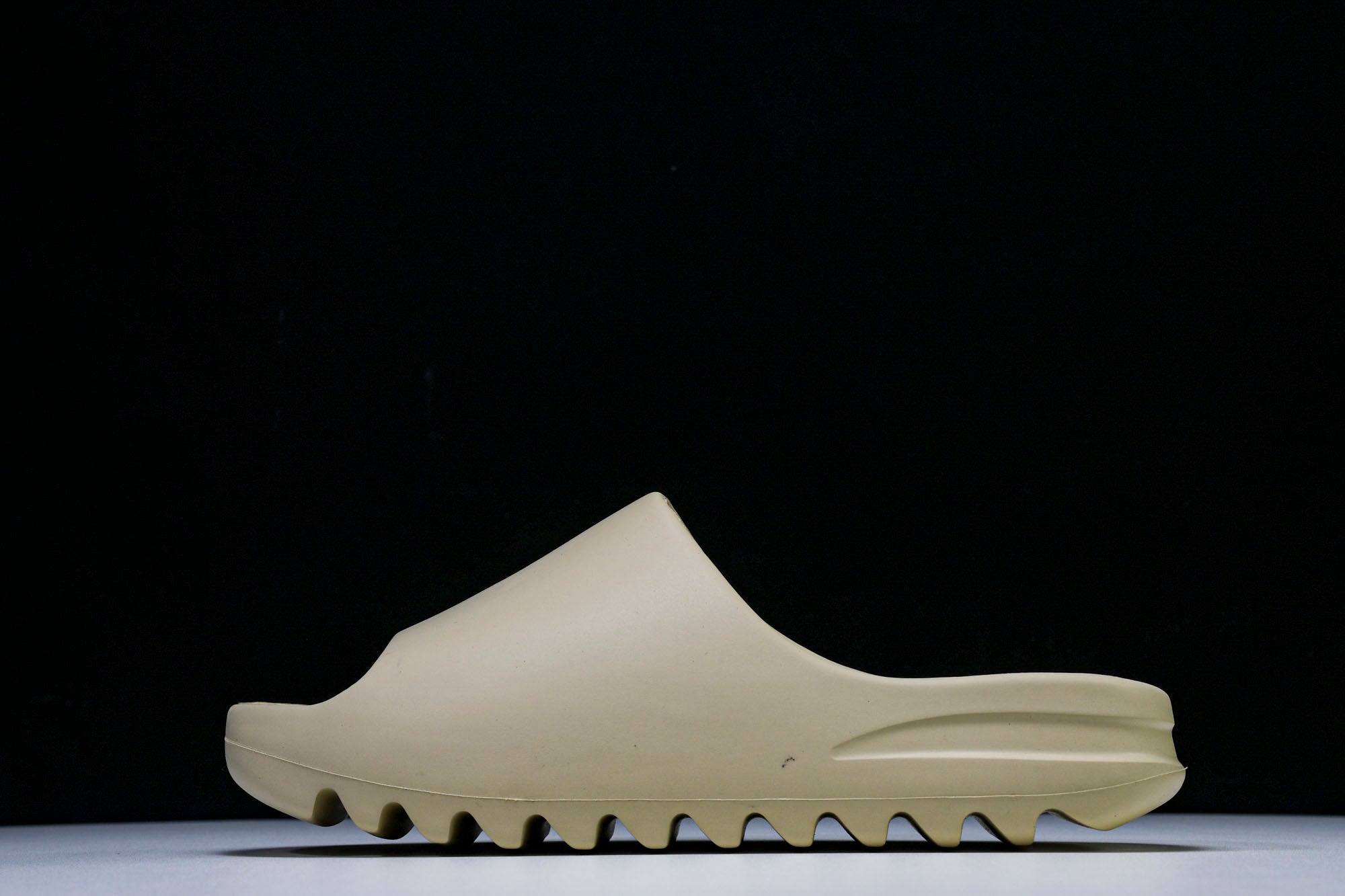 Yzy Slide 'Bone' (First Release) – Drip Locker UK