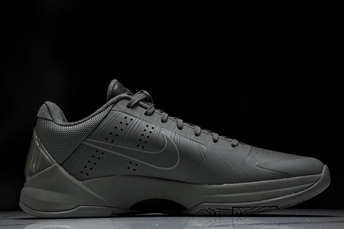 Kobe 5 'Fade to Black' – Drip Locker UK