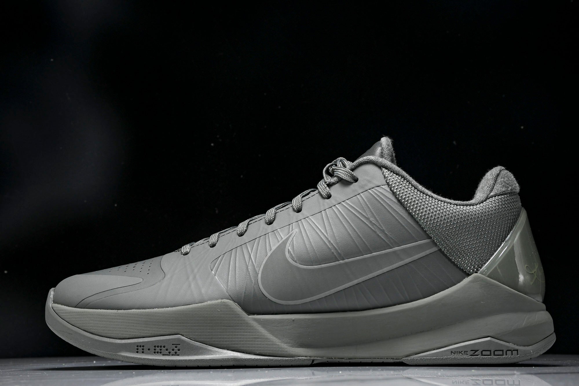 Kobe 5 'Fade to Black' – Drip Locker UK