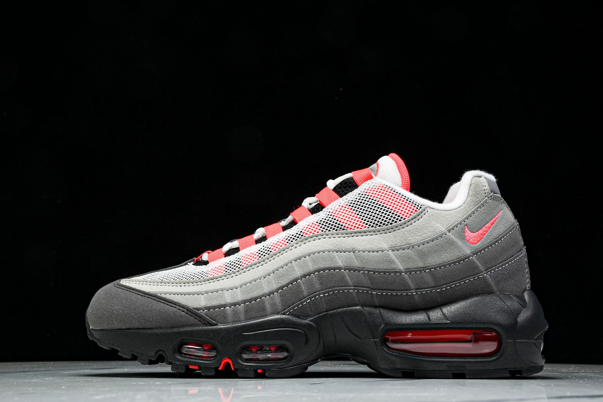 AM95 OG 'Solar Red' – Drip Locker UK